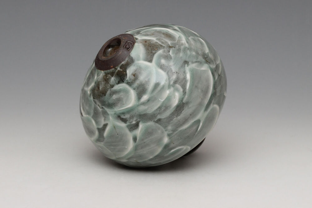 Alex Shimwell Ceramic Bottle 03 | MIAR Arts